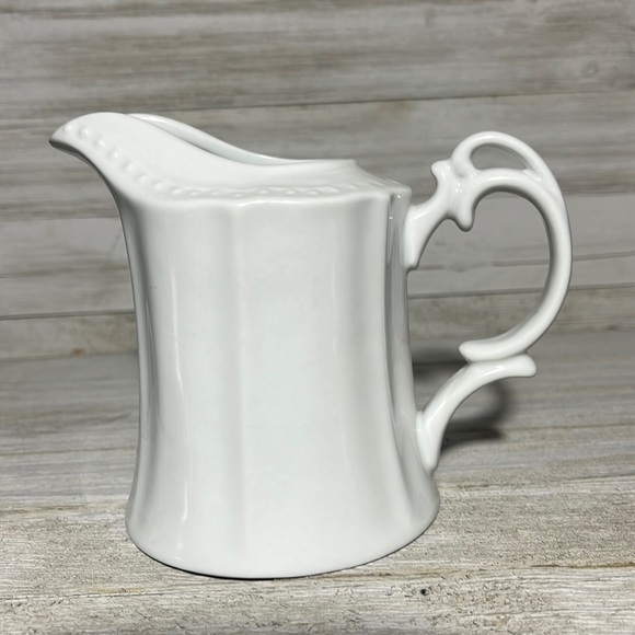 unknown | Dining | White Creamer With Beautiful Handle 4 2 Inches Tall ...